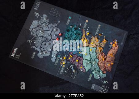 Full map of classic risk strategy board game in spaninsh with small ...