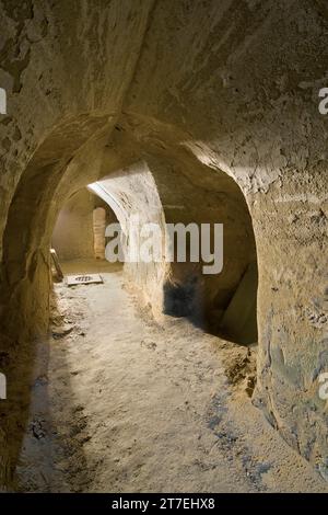 Underground Paths. Earthenware. Tuscany. Italy Stock Photo - Alamy