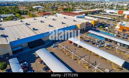 Walmart super market and parking, super mercado Walmart Solidaridad y ...