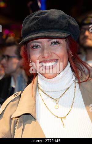 Aline JOST, Schauspielerin, Portraet, Porträt, Portrait ...