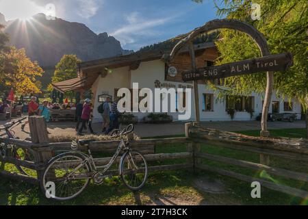 Engalm, Almdorf Eng in Engtal, shopping in the farm shop, Karwendel ...