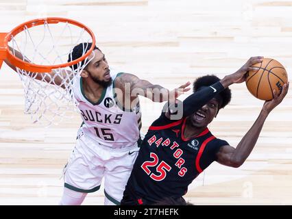 Milwaukee Bucks' Cameron Payne (15) looks to shoot against Portland ...