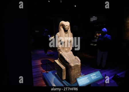 Statue of Ancient Egyptian Queen Tuya, aka Tuy or Mut-Tuya (d.c 1257BC ...