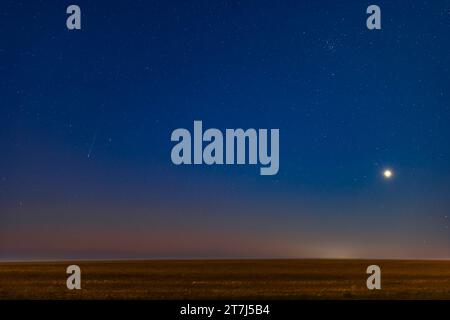 Comet Nishimura (C/2023 P1), at left, in the pre-dawn sky with morning ...