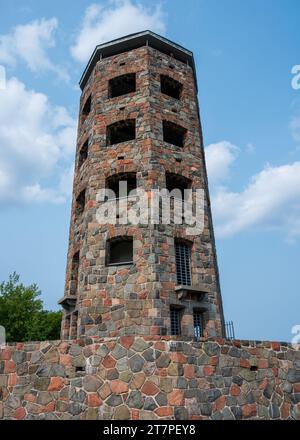 Enger Tower in Enger Park Looks Over Duluth, Minnesota Stock Photo - Alamy