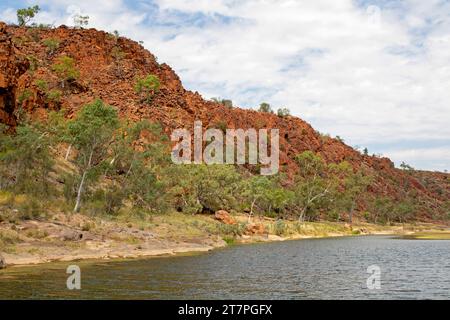 Gorge at Rodna in the West MacDonnell Ranges Stock Photo - Alamy