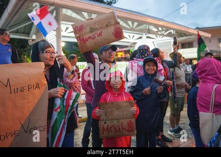 Panama Erupts in Protest of Copper Mine Stock Photo - Alamy
