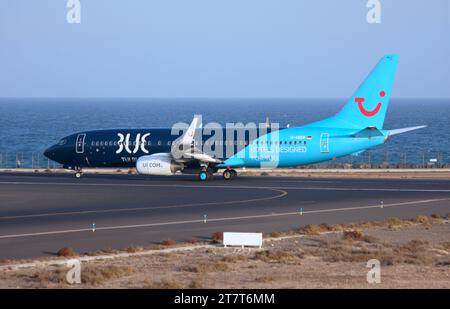 A Boeing 737-800 of TUI's German TUI fly division in a special TUI Blue ...
