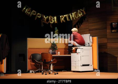 Heikko Deutschmann als Herr Meier, Noelle Haeseling als Frau Gerber ...