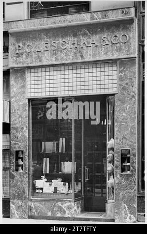 Martin Gerlach jun. Herrenmodesalon P. C. Leschka & Co., Vienna I ...