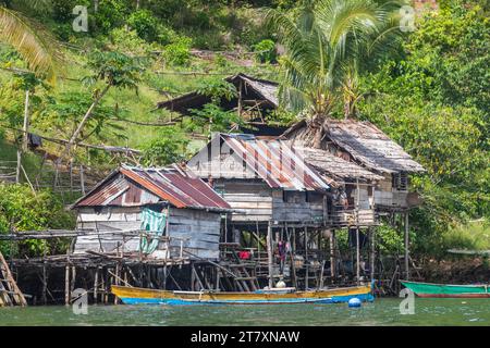 Ranger stations built on the water in Tanjung Puting National Park ...