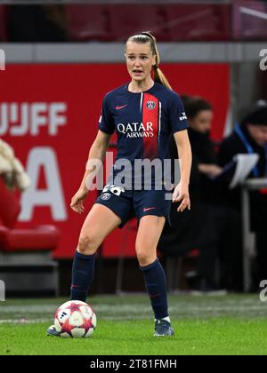 AMSTERDAM - Jade le Guilly of Paris Saint-Germain during the UEFA Women ...