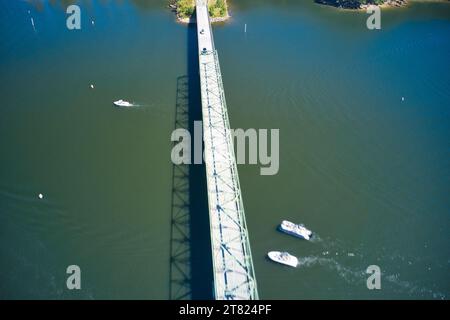Bethany bridge is one of the iconic bridge in Georgia is made up of ...
