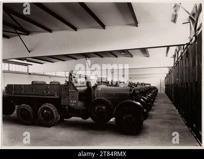 Martin Gerlach jun. Rennweg barracks - garage. Silbergelatine around ...