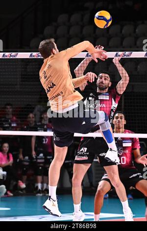 Spike by Ron Mozic (Rana Verona) during Itas Trentino vs Rana Verona ...