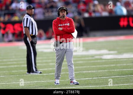 TUCSON, AZ - NOVEMBER 18: Arizona Wildcats tight end Tanner McLachlan ...