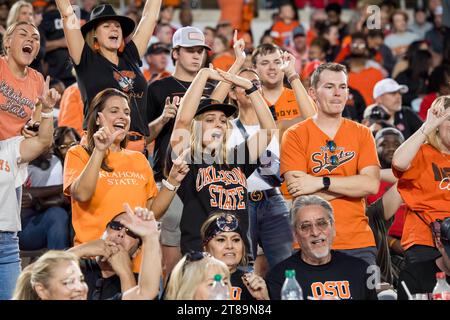 Houston, TX, USA. 18th Nov, 2023. Oklahoma State Cowboys linebacker ...