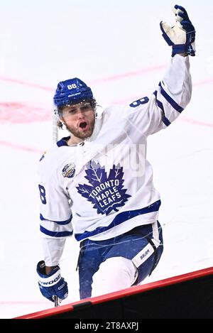 Toronto Maple Leafs' William Nylander (88) and Tampa Bay Lightning's ...