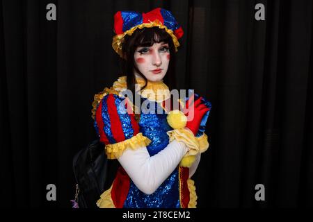 Cosplayer Raine is dressed as Pomni from The Amazing Digital Circus for ...