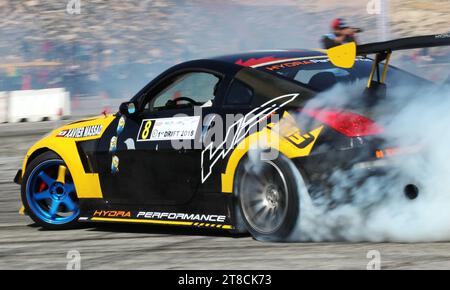 Nissan 350Z Drifting Stock Photo - Alamy