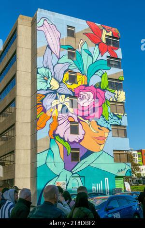 Clean air mural created by artist Nerone, The Bulb, Southampton ...