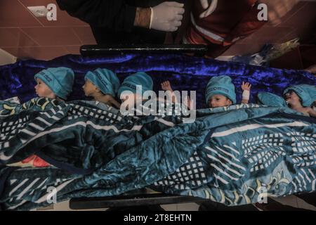 Rafah, Palestinian Territories. 20th Nov, 2023. A Palestinian doctor in ...