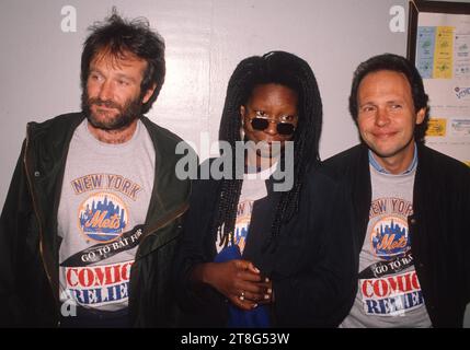 Billy Crystal, Whoopi Goldberg and Robin Williams rehearsing for Comic ...