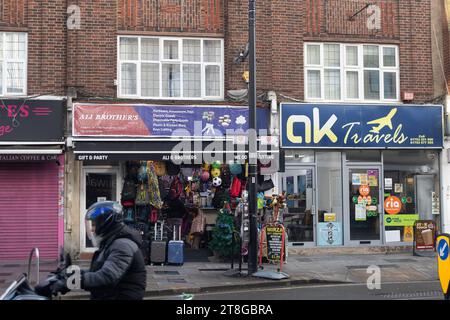 Slough, UK. 20th November, 2023. An HSBC UK bank in Slough High Street ...
