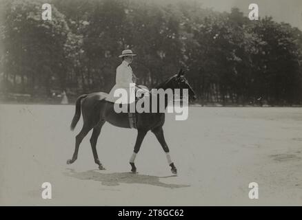 Margaretha Geertruida (Grietje) Zelle, known as Lady Gresha Mac Lead, also known as Mata Hari ...