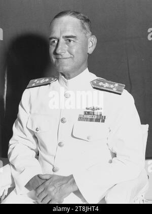 VADM Lynde D. McCormick (cropped Stock Photo - Alamy