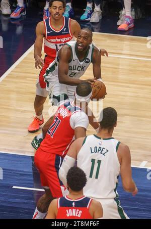 Washington Wizards forward Khris Middleton (32) in action during the ...
