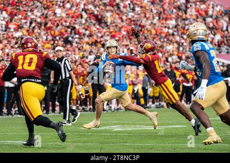 Southern California safety Jaylin Smith (19) in the first half during ...