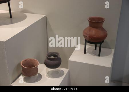 Neolithic Pottery, National Museum of Thailand, Bangkok Stock Photo - Alamy