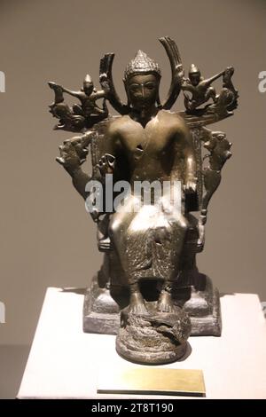 Dvaravati Art: Bronze Buddha, Gallery of Thai History, National Museum ...