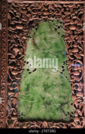 Green Jade Screen: Gift to Emperor of Japan by Wang Jingwei, ROC, Jade ...