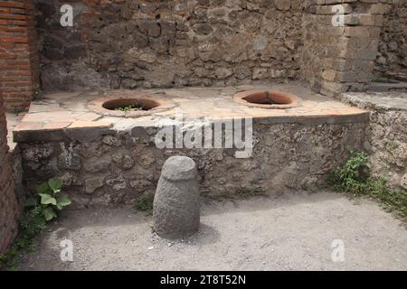 Pompeii Ruins Kitchen Stoves, Remains of Roman city buried by eruption ...