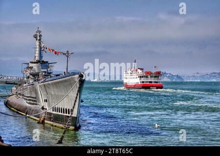 USS Pampanito (SS-383), a Balao-class diesel-electric submarine in ...