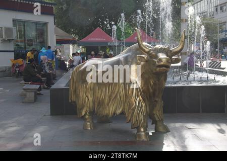 Bronze Yak, Lhasa, Xizang Tibet Stock Photo - Alamy