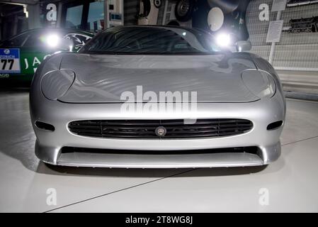 Prototype concept car Jaguar XJ220 British 1990s supercar in Gaydon ...