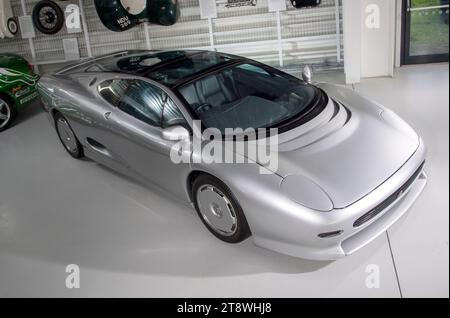 Prototype concept car Jaguar XJ220 British 1990s supercar in Gaydon ...