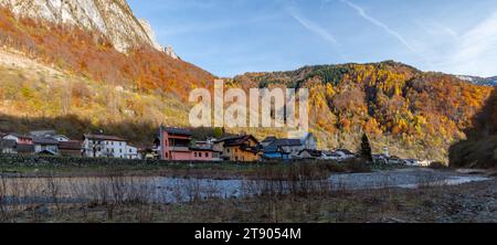 View of the alpine town of Timau (Tischlbong in the local german ...