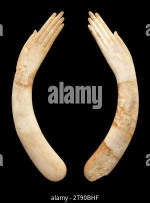 ANCIENT EGYPTIAN PAINTINGS AND HIEROGLYPHS IN THE PHAROAH'S TOMB IN THE ...