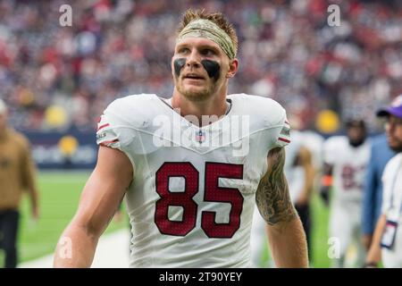 Arizona Cardinals tight end Trey McBride (85) looks up from the field ...