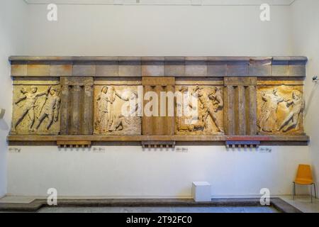 Metopes removed from the Selinunte temples - Antonino Salinas Regional ...