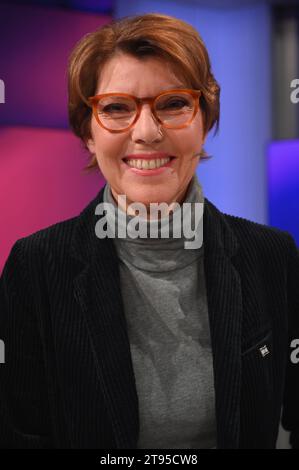 Moderatorin Bettina Böttinger zu Gast in der ARD Talkshow Maischberger ...