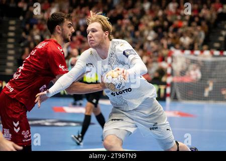 Eric Johansson (THW Kiel, #21), Felix Claar (SC Magdeburg, #07) GER ...