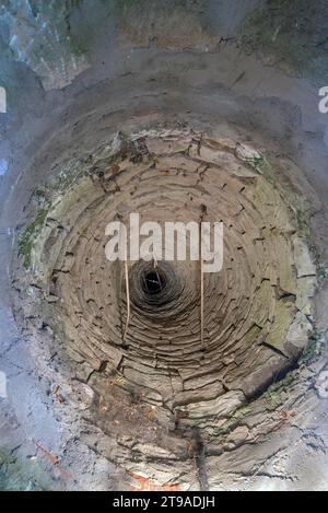 Historic draw well at the schoolhouse, Kuhnreuth, Upper Franconia ...