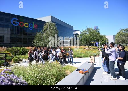 Google logo sign headquarter headquarters HQ Mountain View Stock Photo ...