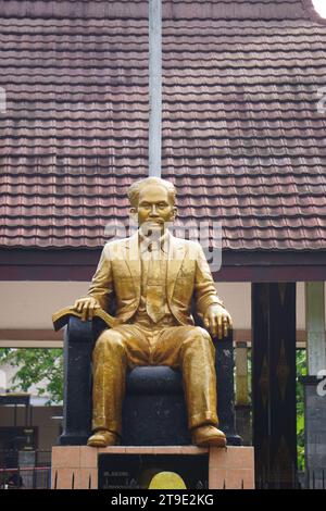 The monument of Dr. Sutomo (Also called Soetomo atau Soebroto). He is ...
