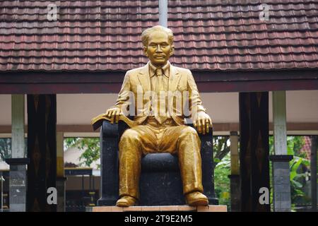 The monument of Dr. Sutomo (Also called Soetomo atau Soebroto). He is ...